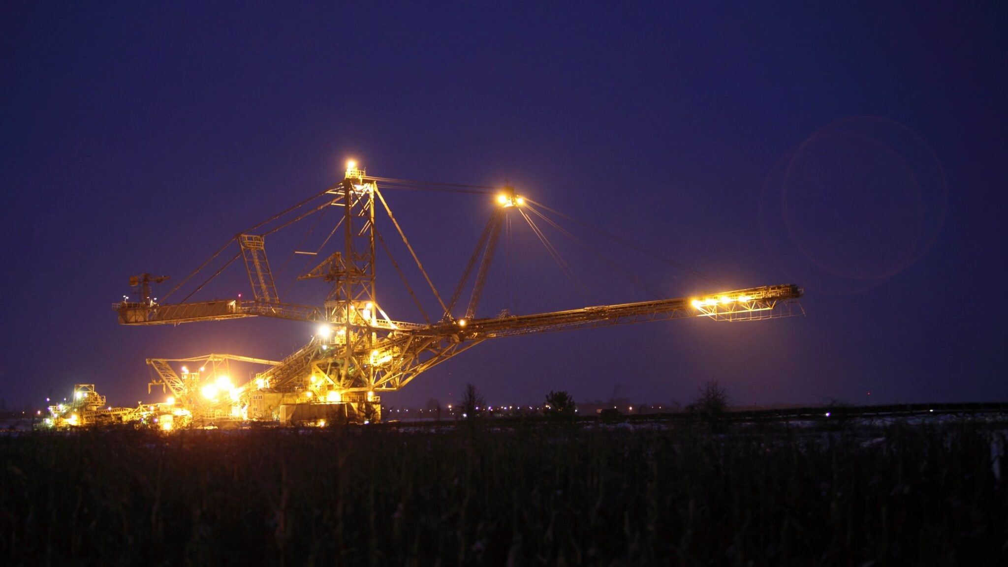 Investments to reduce emissions and create jobs in Canada - Energy ...