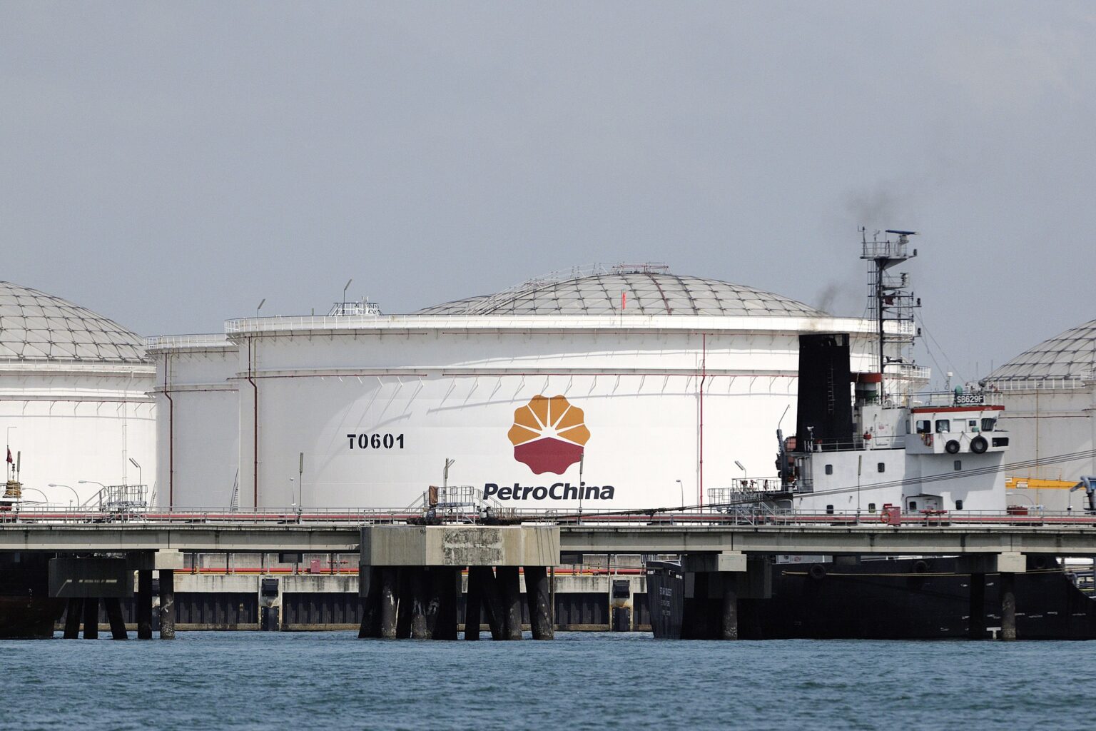 Private Chinese firm producing oil in Venezuela under rare 20-year pact ...