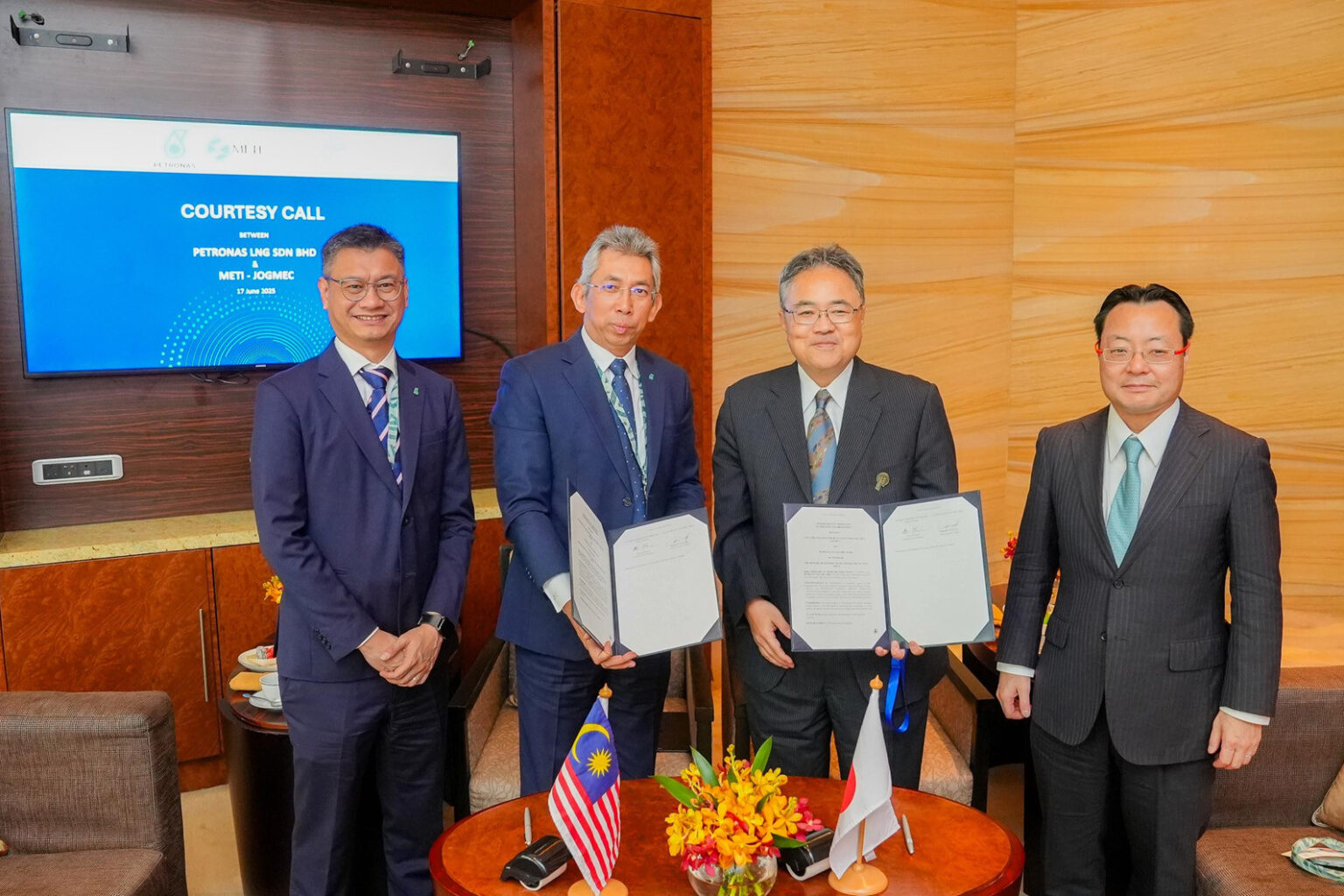 PETRONAS and JOGMEC ink memorandum to explore strategic bilateral LNG ...