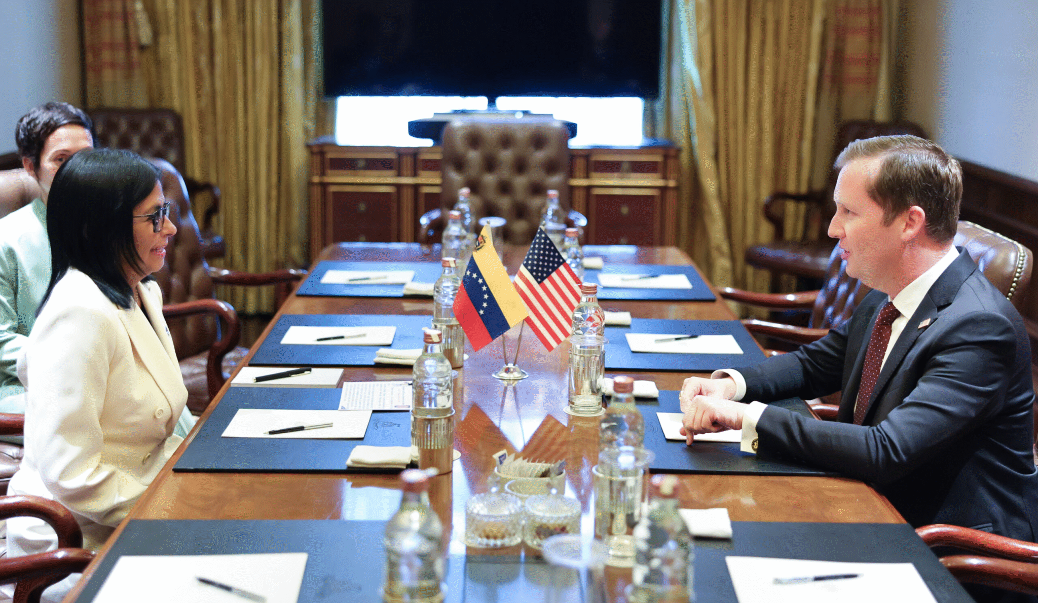 Rodríguez mets with US ambassador Sergio For in New Delhi - Energy ...